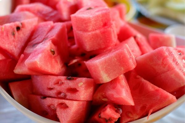 Les 20 Aliments Les Plus Riches en Eau (à Manger Quand Il Fait Chaud).