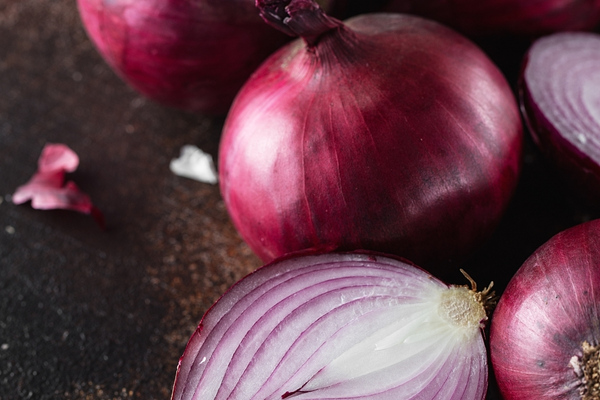 Quelle Différence Entre un Oignon Jaune, Rouge ou Blanc