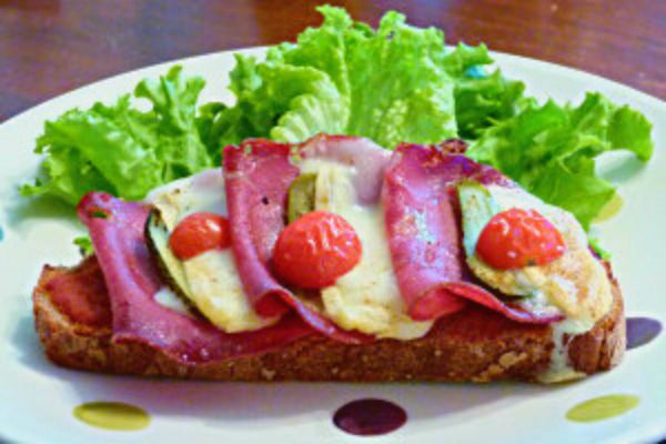 45 Recettes de Tartines Salées Gourmandes (Faciles et Rapides à Faire).