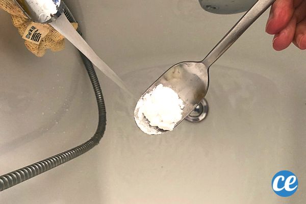 10 Bienfaits du Bicarbonate de Soude Pour la Peau.