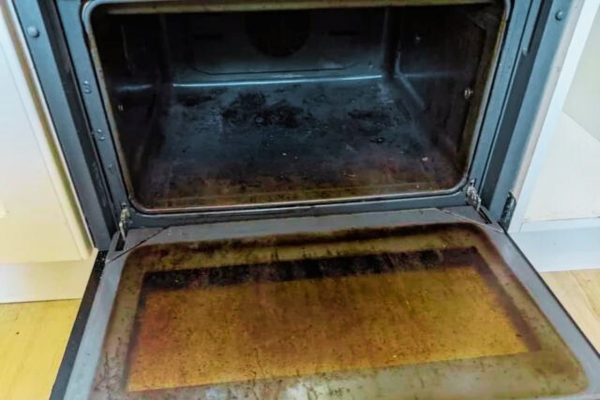Comment Nettoyer Son Four Grâce à la Pyrolyse