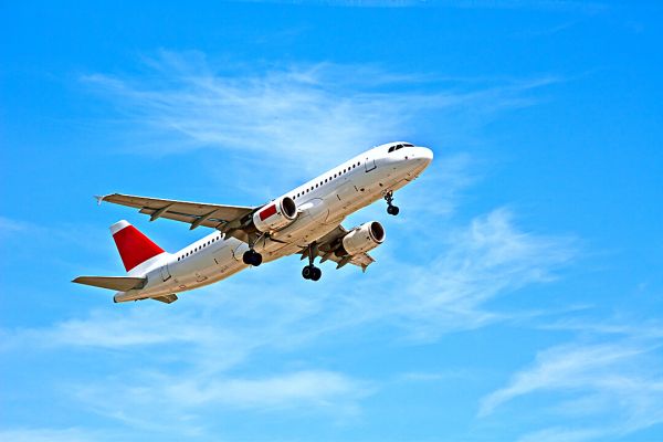 Pourquoi les Avions de Ligne N'ont Pas de Parachutes Pour les Passagers