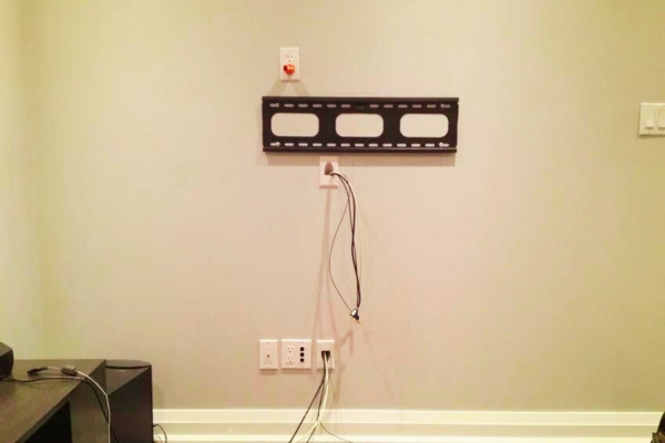 5 Astuces Pour Cacher les Câbles et Fils de la TV.