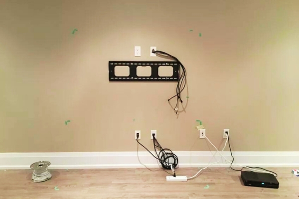 5 Astuces Pour Cacher les Câbles et Fils de la TV.