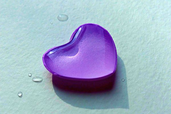 Emoji Cœur Violet : Quelle est sa Signification et Quand l'Utiliser