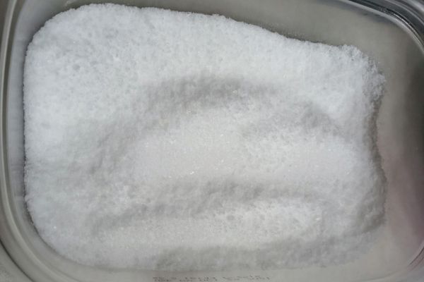 Pourquoi Faut-il Mettre du Sel Devant sa Porte d'Entrée