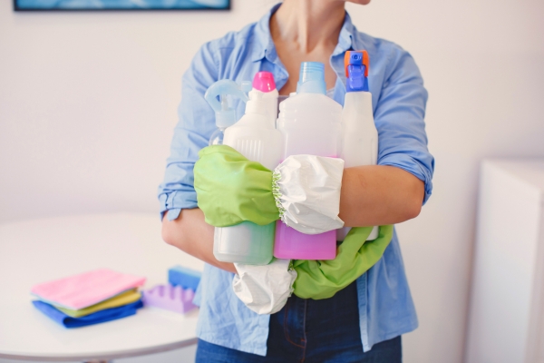 Faire le ménage serait aussi toxique que fumer 20 cigarettes par jour ...